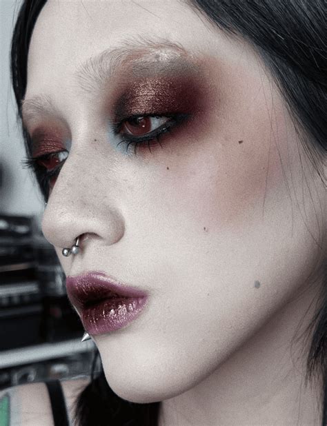 Grunge Makeup Ideas For An Effortlessly Edgy Look Cassidy Lucille