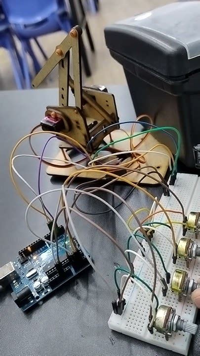 Arduino Arduinoproject Maker Robotics Servomotors Potenciometro
