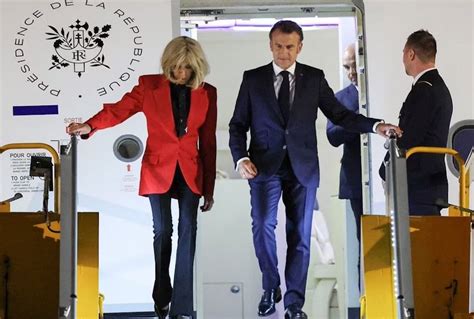 Emmanuel Macron Lé Par Sa Femme Un Témoin De La Scène Dévoile Ce