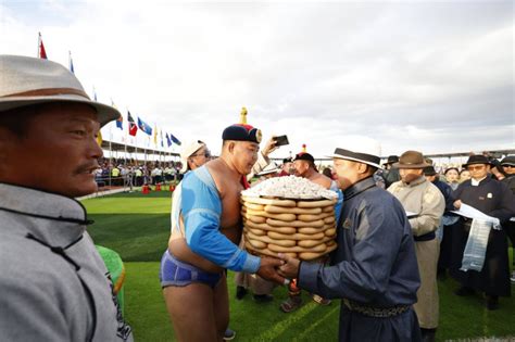 ФОТО Говь Алтайн наадмын бөхийн барилдаанд Улсын аварга О Хангай түрүүллээ