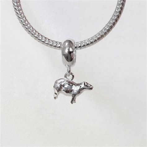 Berloque Capivara Prata 925 Um Toque Brasileiro Em Sua Pulseira