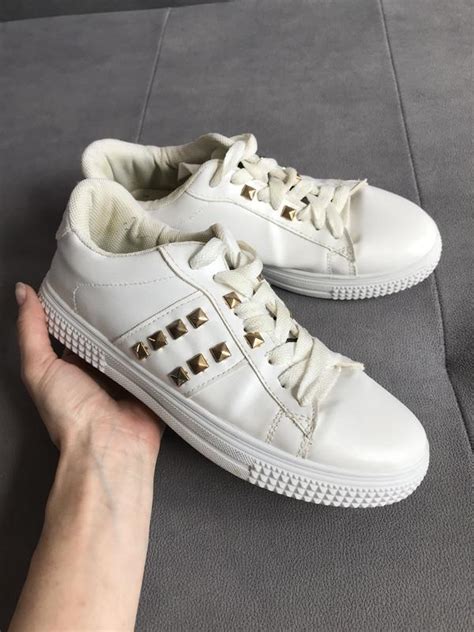 Білі кеди в стилі Valentino — ціна 445 грн у каталозі Кеди Купити жіночі речі за доступною ціною