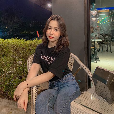 รู้จัก เฟิร์ส พรชิตา เธอคือใคร นักร้องสาวคนฟอล 2 7 ล้าน ขาประจำ ก็มาดิคร้าบ