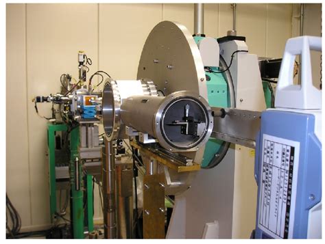 Chamber For Saxs Measurements Attached To A Diffractometer Of Bl15xu