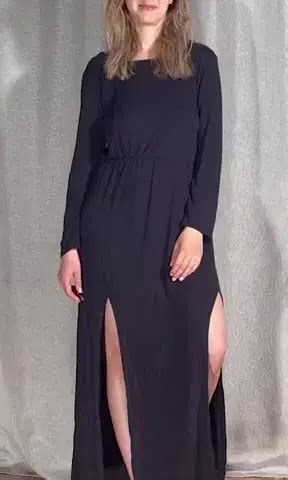 Would You Guess What S Hiding Under My Dress Scrolller