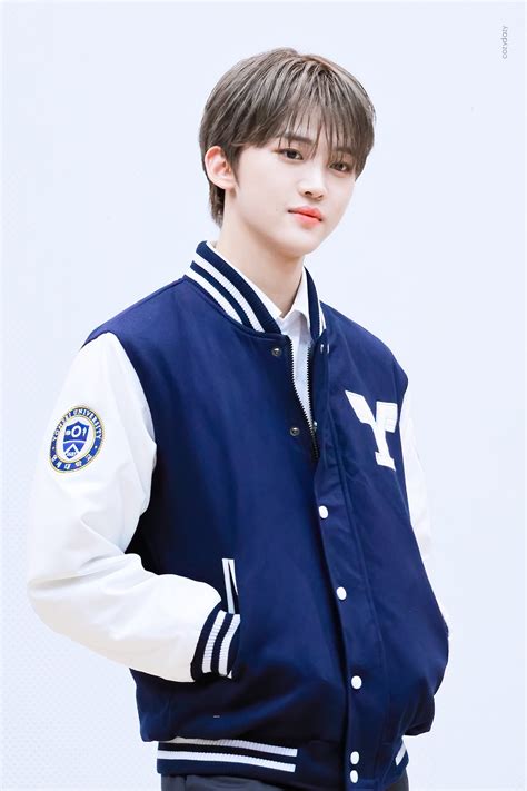 확신의 귀염상 남자 아이돌 중학교 졸업 사진  인스티즈 Instiz 이슈 카테고리