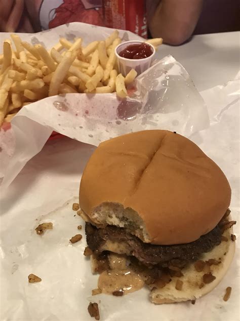 Juicy Lucy Matts Bar Minneapolis Mn R Cheeseburgers
