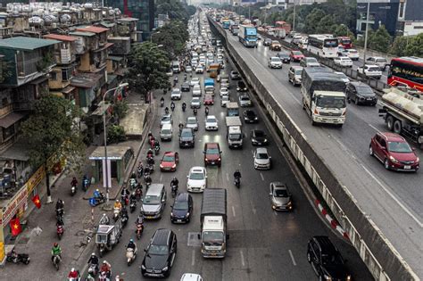 Gateways Congested As People Return Home Ahead Of Tet