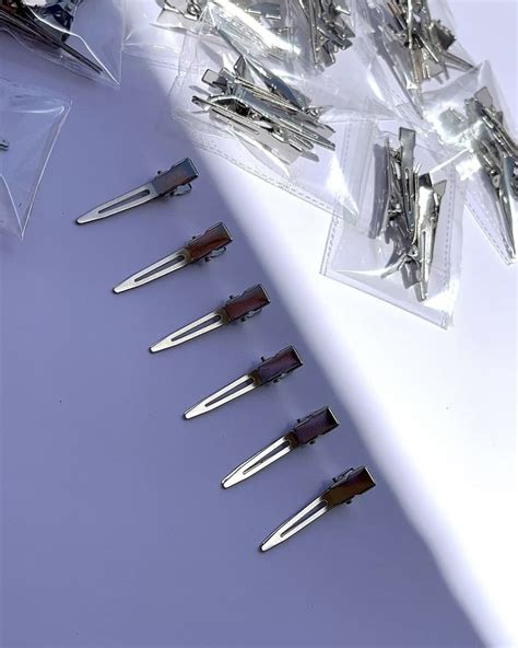 گیره فلزی کوچک بافت مو