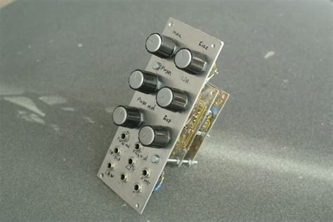 DIY VCO with Saw, Triangle and Square wave out : r/synthdiy