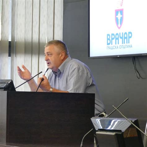 Градска општина Врачар Најбољим ученицима врачарских основних и средњих школа добитницима