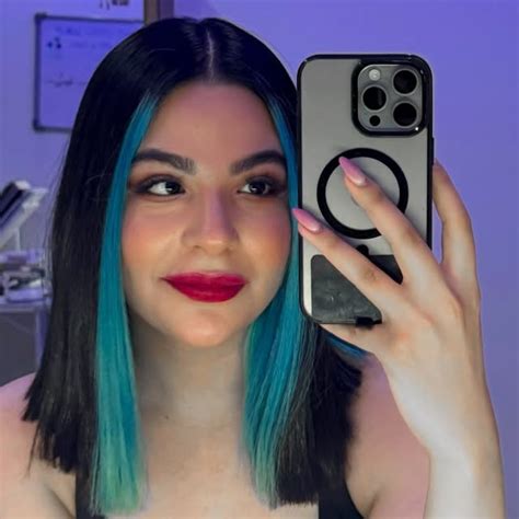 چرا دیگه بهم نگاه نمیکنی؟ چون داره مثه سگ ازت خوشم میاد