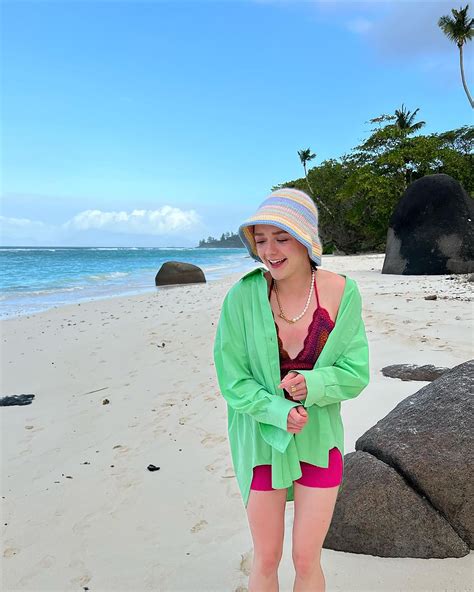 Maisie Williams Beach