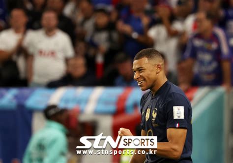 [카타르 Wc] ‘신 Vs 차세대 황제 메시·음바페 결승서 격돌