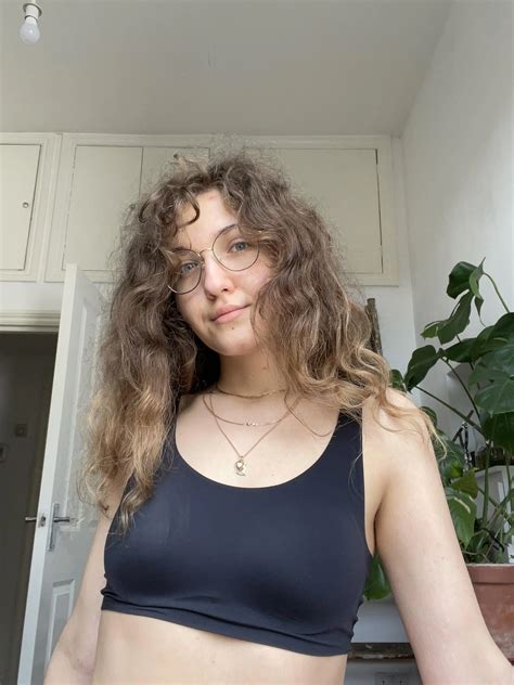 Discover More Like Selfie Self Timer Selfie And Related Content Scrolller