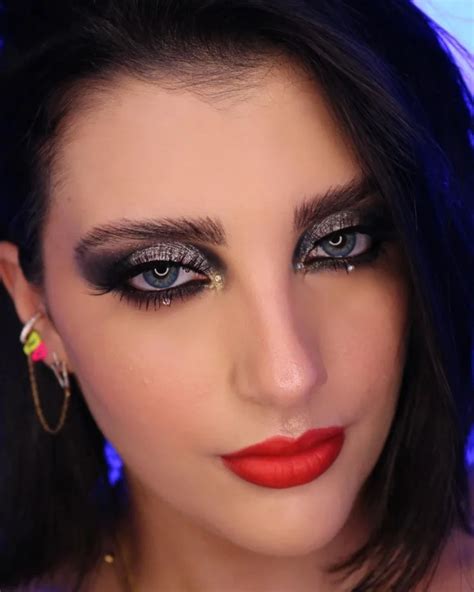 Subtle Elegance Natural Blue Contact Lenses For A Real Look