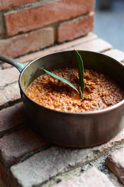 Ragù An Ode To Slowness — Il Rigo Agriturismo Biologico In Toscana