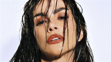 Sem Roupa Cleo Pires Arranca Suspiros Na Web Em Cliques Sensuais Veja