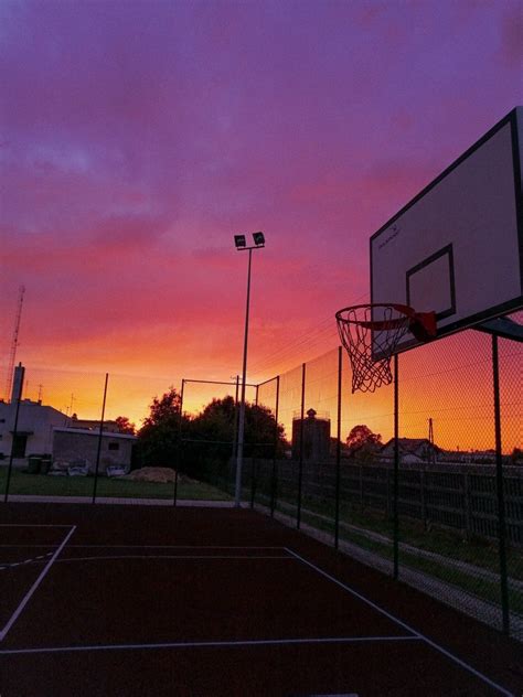 Pin By Millie Claire On Collage Item Pins Cool Basketball Wallpapers Basketball Pictures Sky