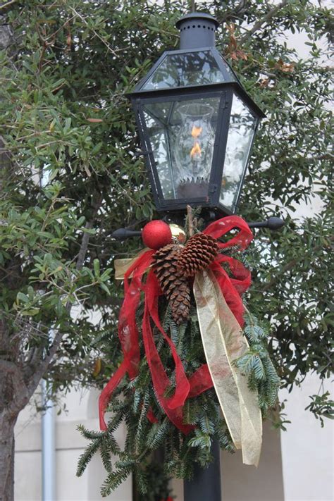 25 Festive Christmas Lamp Post Decor Ideas Nikkis Plate In 2024