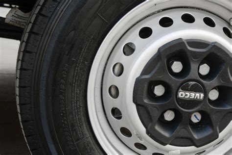 【依维柯欧胜超瑞系列 3 0t 自动短轴低顶侧拉门 5 9座外观图片 汽车图片大全】 易车