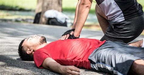 Los Testigos Que Administran Rcp Y Usan Desfibriladores Salvan Vidas Aunque La Ambulancia