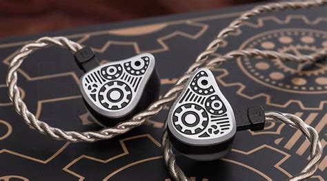 binary acoustics เปิดตัว dynaquattro หูฟัง iem ไดรเวอร์ไดนามิก