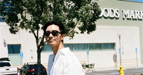 박서준 흰 셔츠 하나로 여심 저격