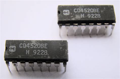 4520 Dual 4 Bit Binary Up Counter Hacktronics