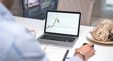 How To Install Custom Indicators On MT Blackwell Global