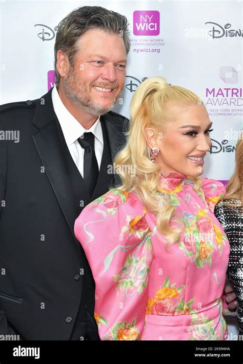 Gwen Stefani Und Blake Shelton Nehmen Am 26 Oktober 2022 An Den Matrix