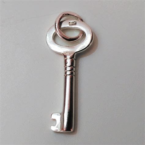 Llave colgante plata | Colgantes de plata, Plata y Pulseras de plata