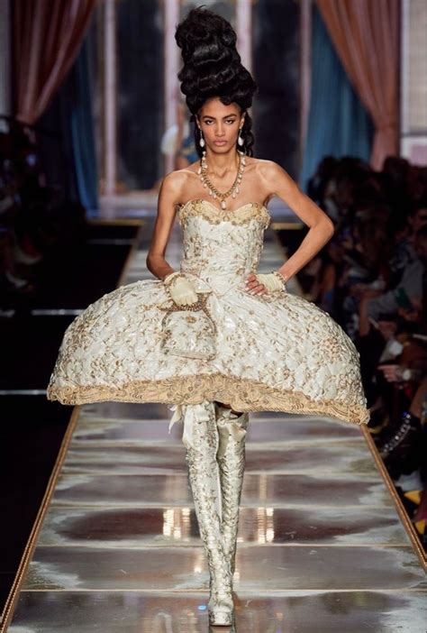 Pin By Anna On Model Life Couture Fashion Rococo Fashion Fashion Week