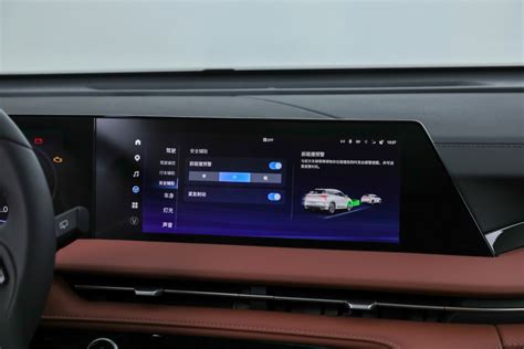 【长安cs75plus第三代 冠军版 15t 智驾劲航型车机图片 汽车图片大全】 易车