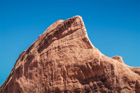 무료 이미지 경치 록 피크 사암 산맥 형성 낭떠러지 아치 경계표 지역 산 꼭대기 국립 공원 자료 지질학 황무지 고원 곶 와디 버트