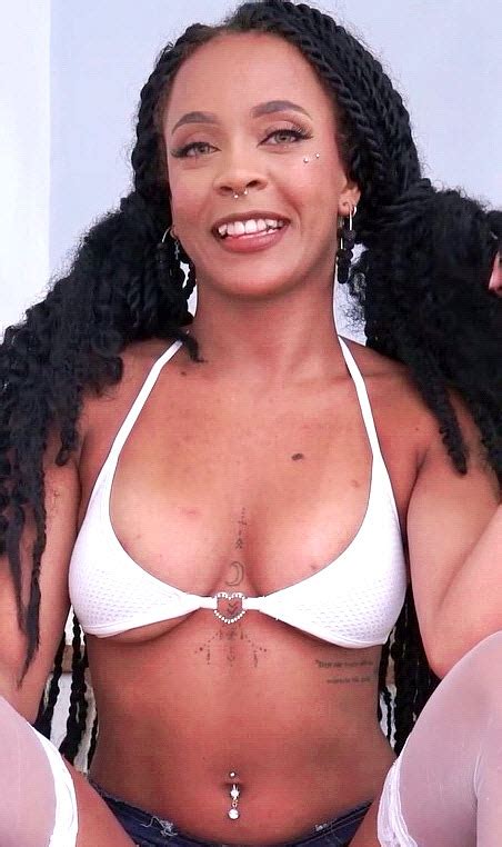 Luna Brunette Boobpedia Encyclopedia Of Big Boobs