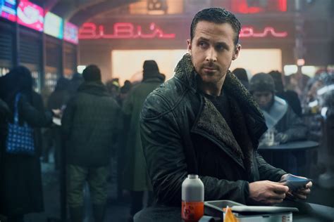 Фильм – БЕГУЩИЙ ПО ЛЕЗВИЮ 2049