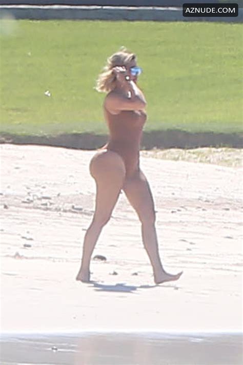 Kendall Jenner With Khloe Kardashian Enjoying A Fun Filled Day On The Beach With Their