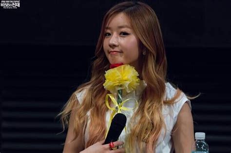 Pin By Dinda Dee On Yoon Bomi Kpop Girls Kpop Girl