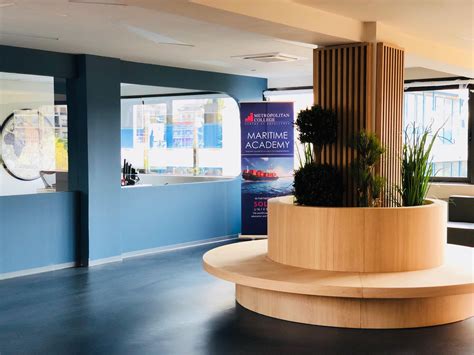 Amc ΜΗΤΡΟΠΟΛΙΤΙΚΟ ΚΟΛΛΕΓΙΟ ΗΟΝΕΥΒΕΕ