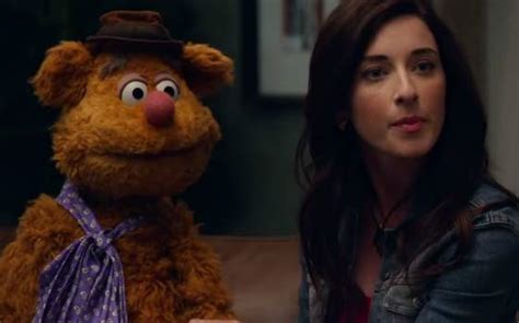 New Muppets Trailer Puppet Sex Bear Bowels And 405 Freeway Jokes The Robot S Voice