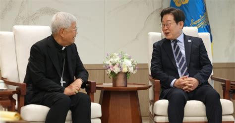 李대통령 교황 방한 길에 북한 들러오면 어떨까