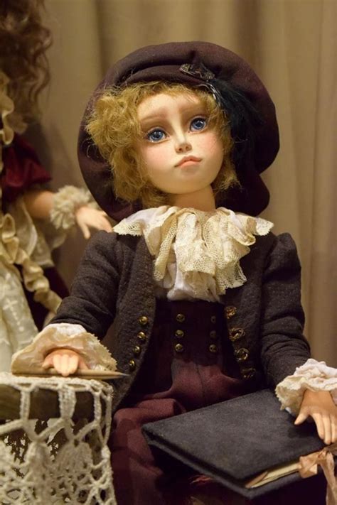 Victorian Whisper Dolls Dollhouses