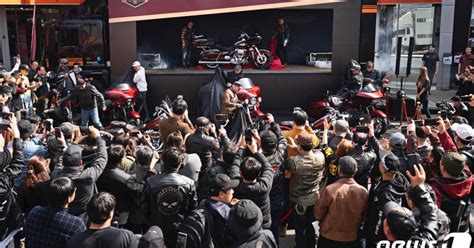 1억 원 바이크 할리데이비슨 Cvo 로드 글라이드 120주년 한정판