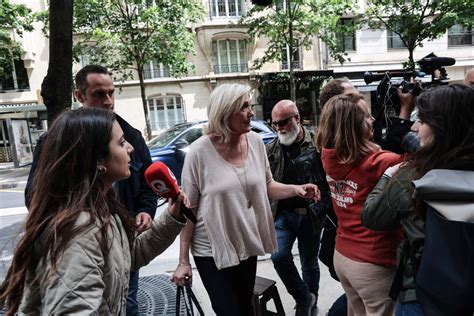 Marine Le Pen La Tentation Du Compromis Au Risque De D Cevoir Ses Lecteurs En Attente De