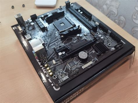 Материнская плата GIGABYTE A520M K V2 (AM4, mATX) — купить по низкой ...