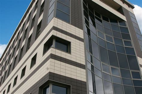 Керамическая фасадная плитка - облицовка зданий в компании Алюстек Москва