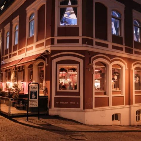 Gaffel And Karaffel Fire Etasjer Med Restaurant Og Selskapslokaler I