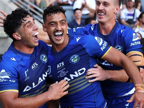 Warriors Sign Morgan Harper Cronulla Sharks Prop Tom Hazelton Nrl