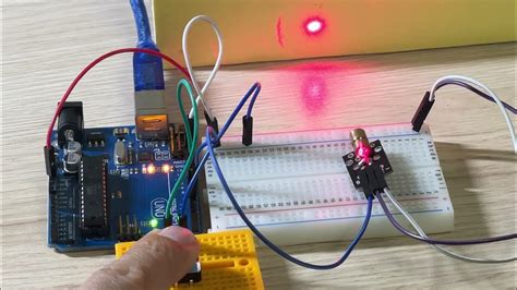 생각하고 만드는 아두이노 책앤써북 레이저 센서를 버튼으로 제어하기 실습 동작 영상입니다 Youtube